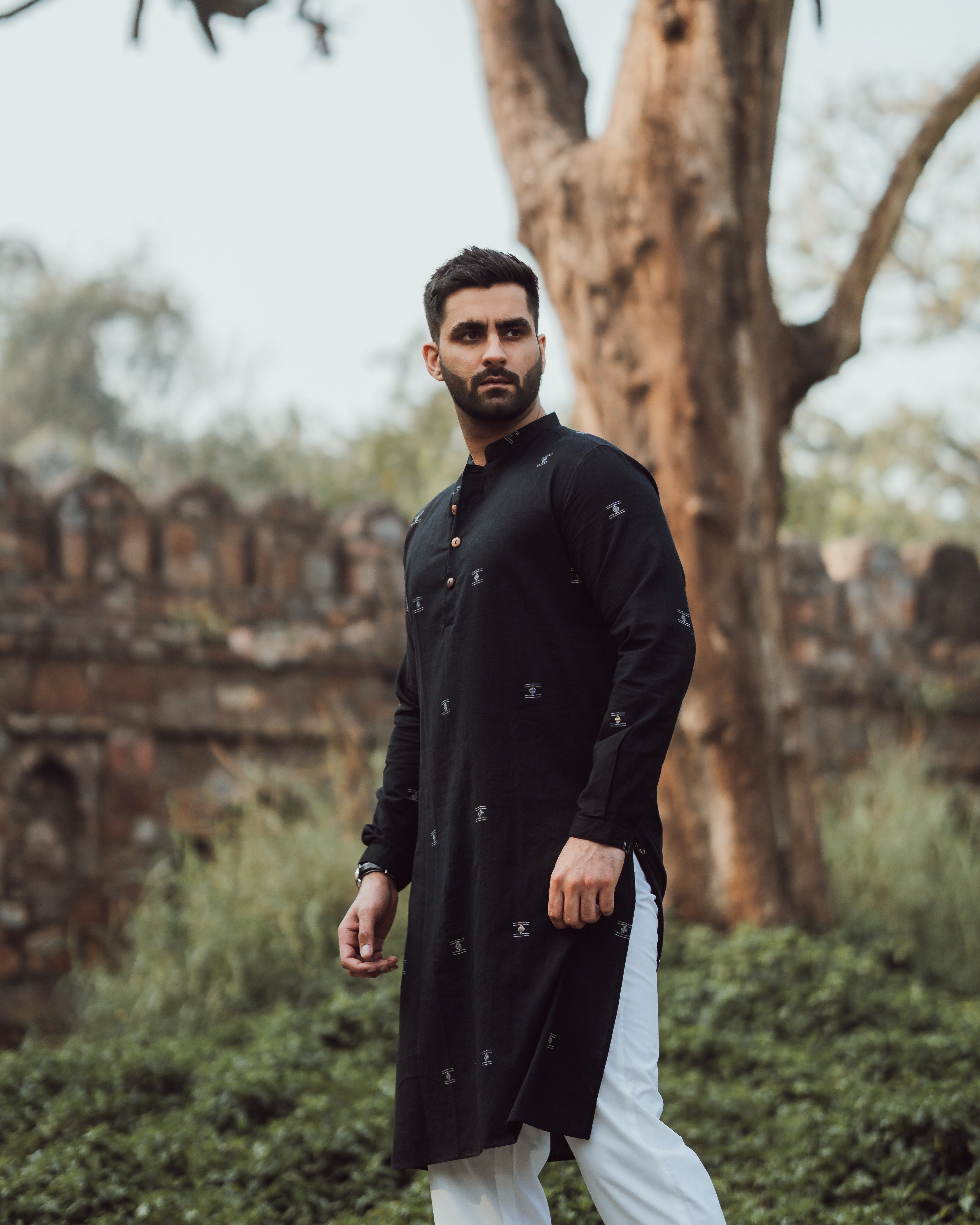 SARVA : Jamdani Black Knee-Length Kurta – Indianpeacock
